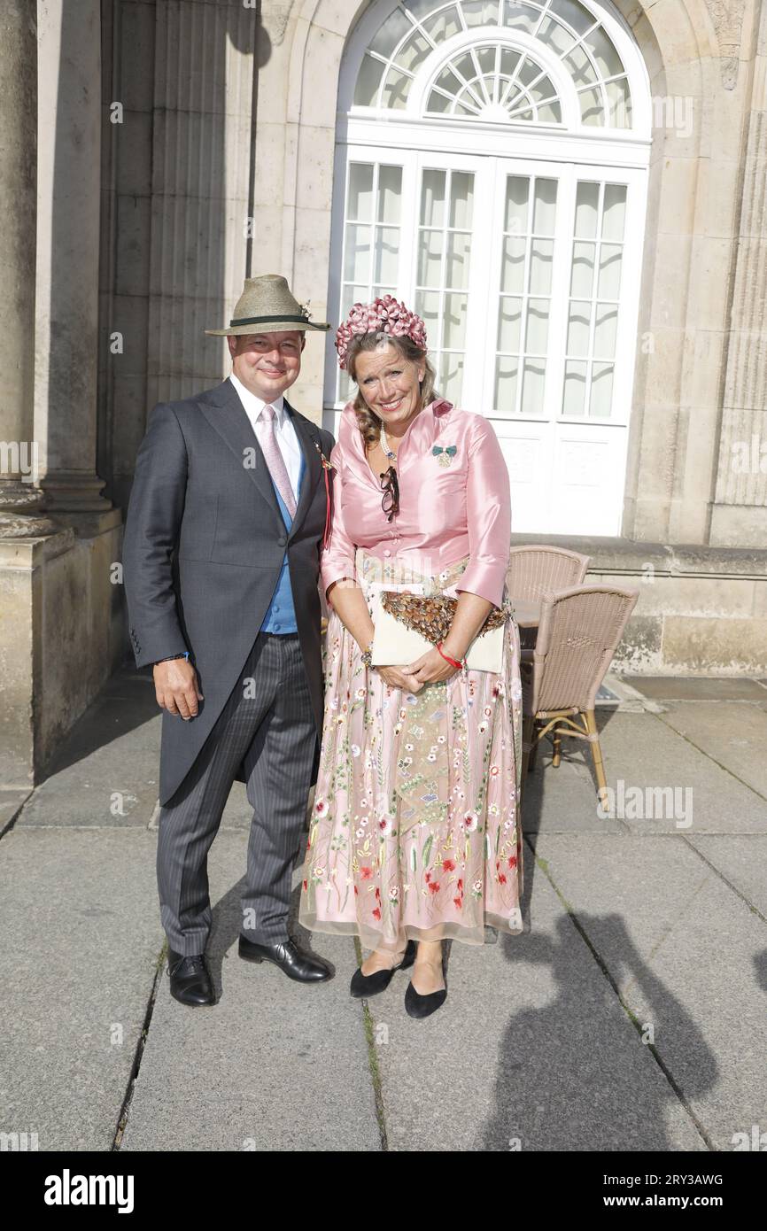 Reto von Keller und Ehefrau Monika beim Empfang anlässlich der Trauung ...