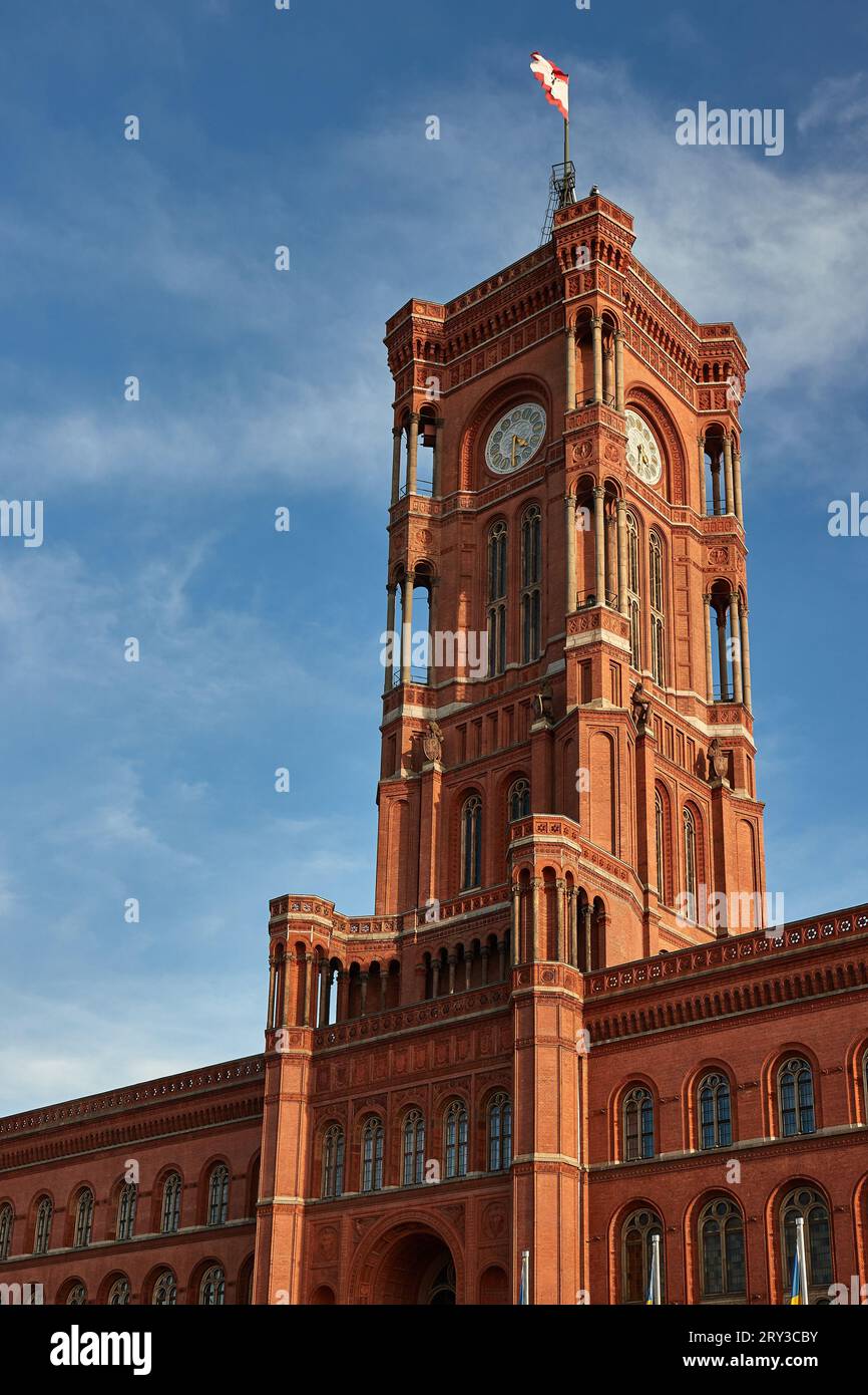 Berlin Rotes Rathaus city hall building Stock Photo - Alamy