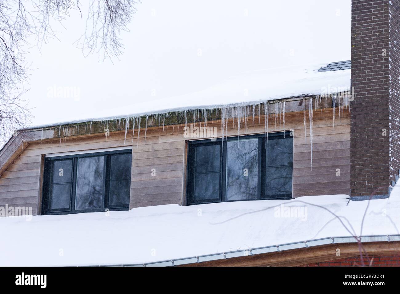 Ice sickles hi-res stock photography and images - Alamy