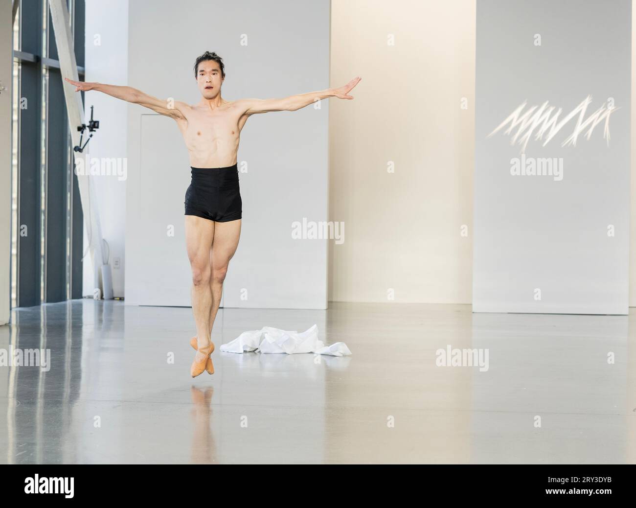 Dancer Lee Ju Ho performs on runway for MMAM by Hyun Park at Concept ...