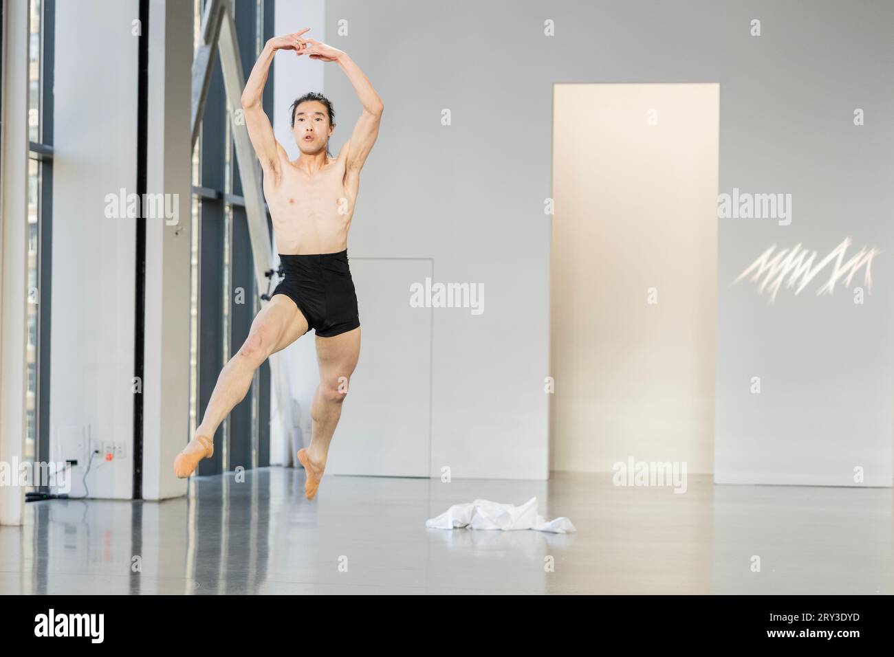 Dancer Lee Ju Ho performs on runway for MMAM by Hyun Park at Concept ...