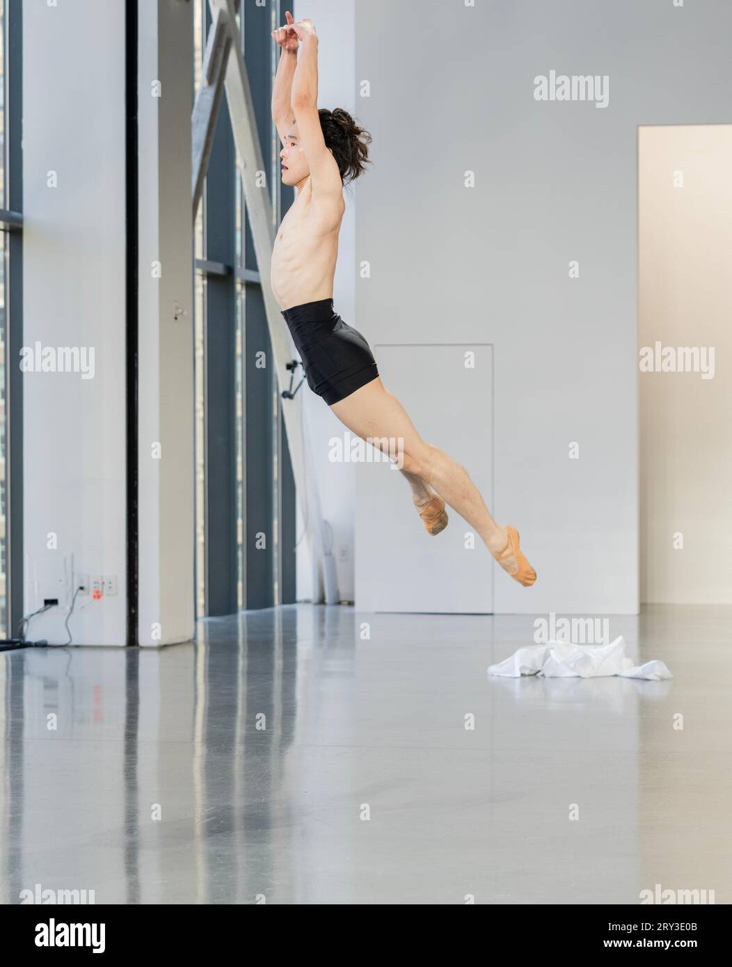 Dancer Lee Ju Ho performs on runway for MMAM by Hyun Park at Concept ...