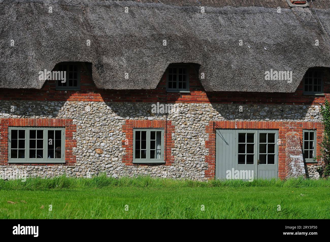 Thatched cottage in Chaldon Herring or East Chaldon, Dorset Stock Photo ...