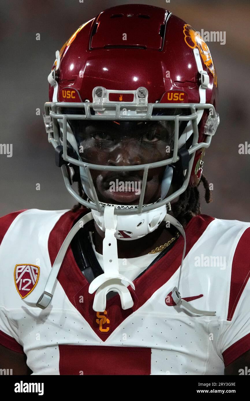 Southern California safety Calen Bullock (7) in the first half during ...