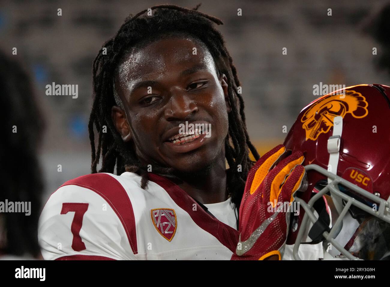 Southern California safety Calen Bullock (7) in the first half during ...