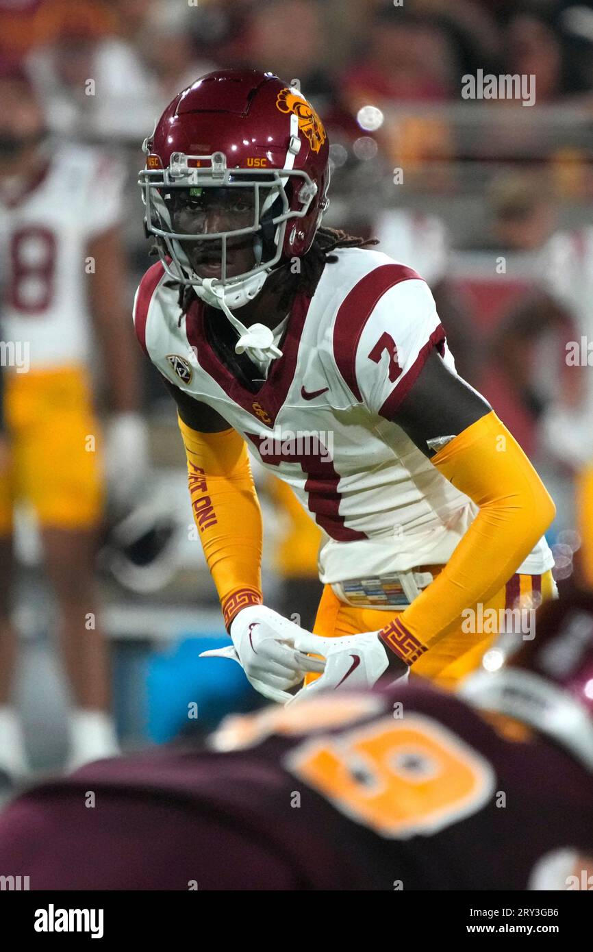 Southern California safety Calen Bullock (7) in the first half during ...