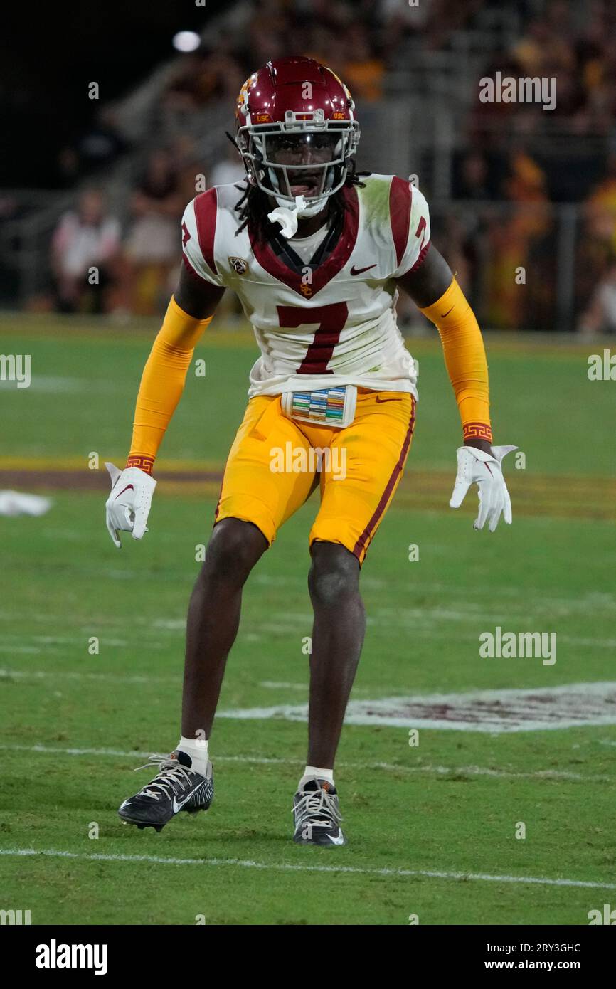 Southern California safety Calen Bullock (7) in the first half during ...