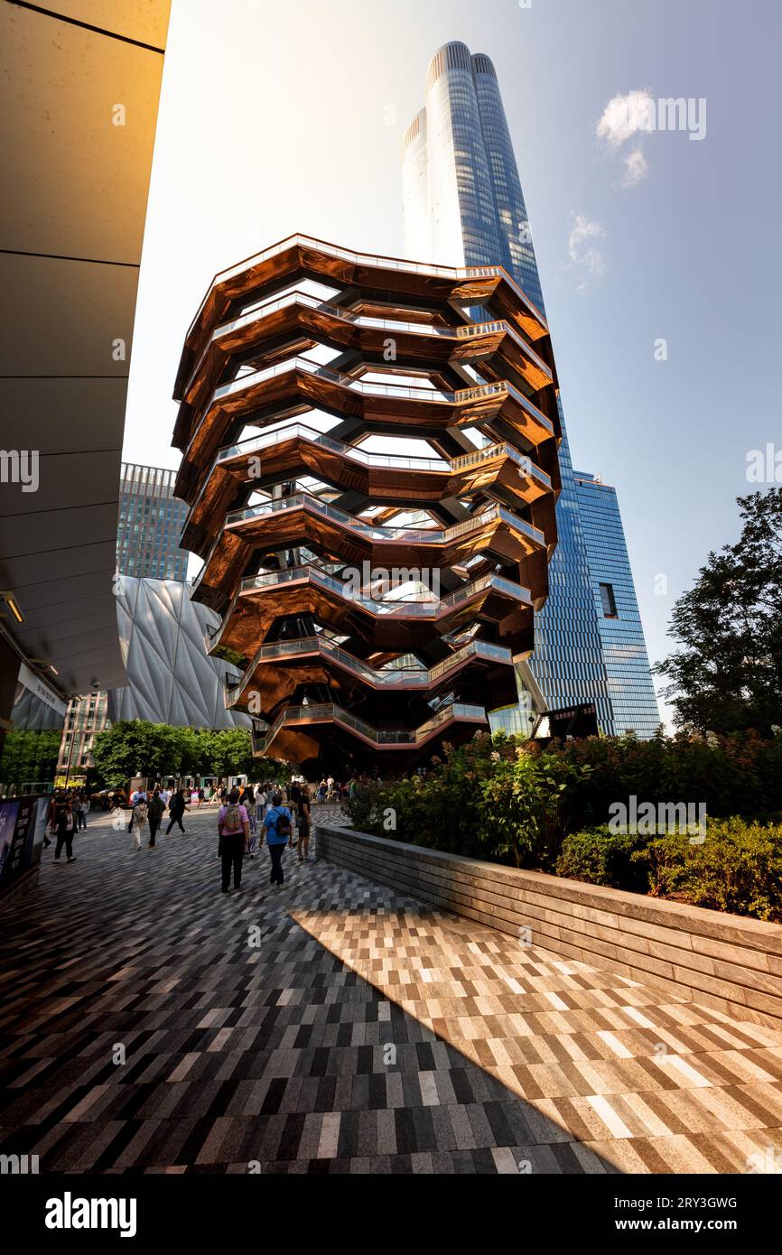 HUDSON YARDS, MANHATTAN, NEW YORK, USA - SEPTEMBER 19, 2023. Vertorama ...