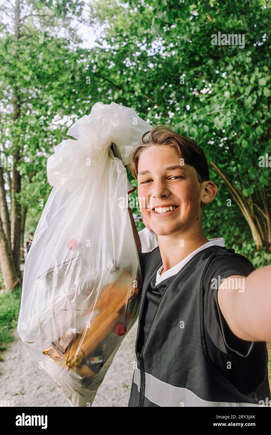 Teenager boy portrait happy smile hi-res stock photography and images ...