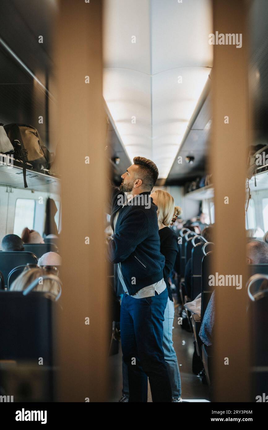 Man loading train hi-res stock photography and images - Alamy