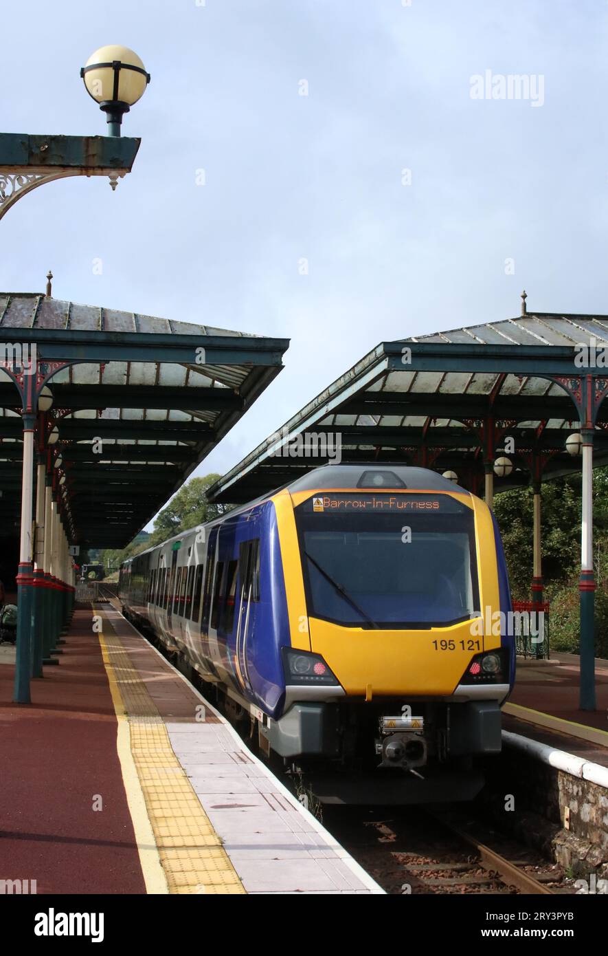 Northern trains Civity class 195 diesel multiple-unit at platform in ...