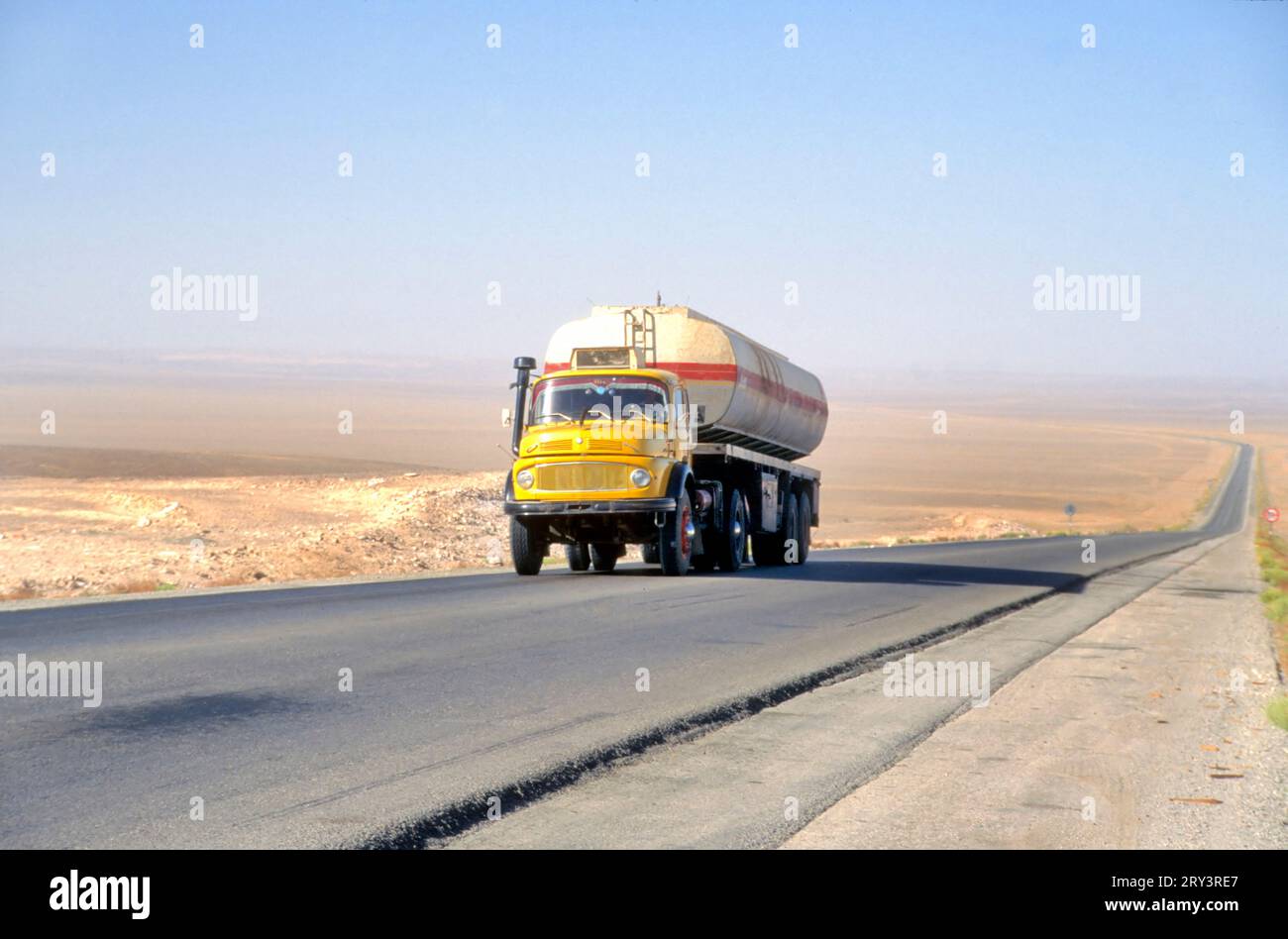 Desert oil truck hi-res stock photography and images - Alamy