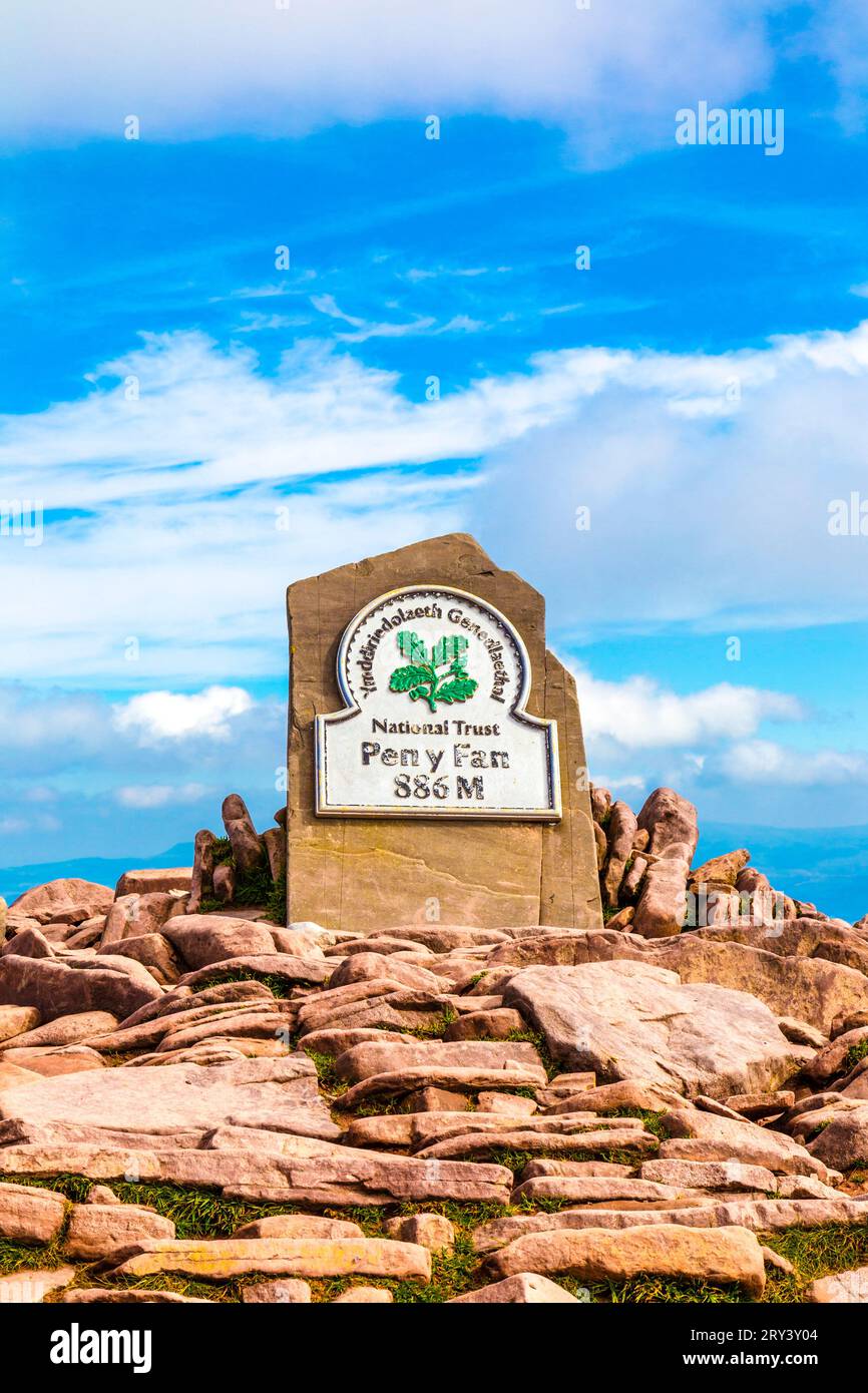 Brecon beacons national park sign hi-res stock photography and images ...