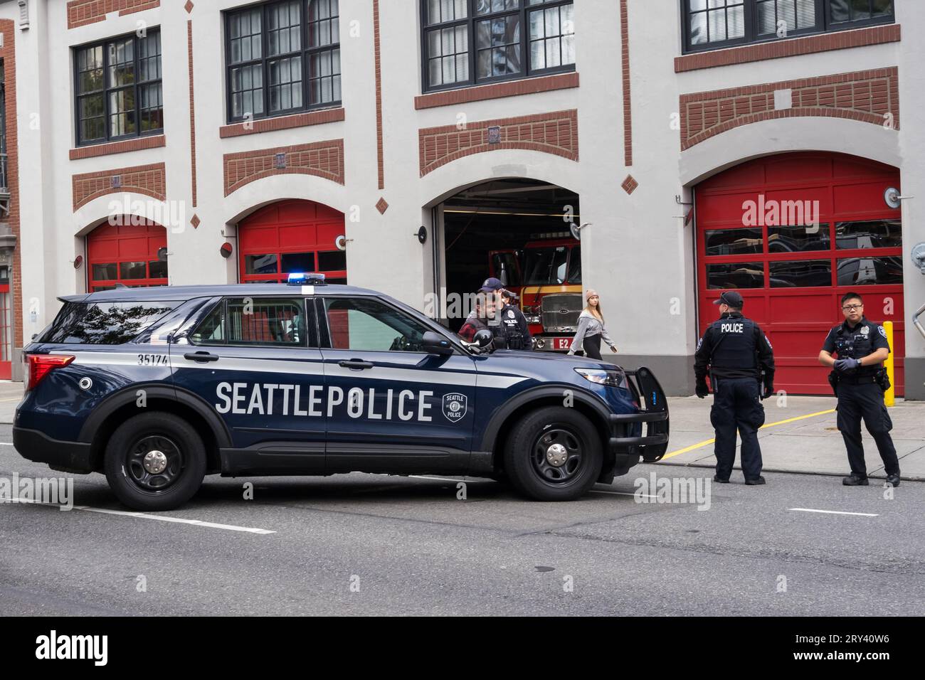 Seattle, USA. 28th Sep 2023. Just after Noon an alleged Bank robbery in ...