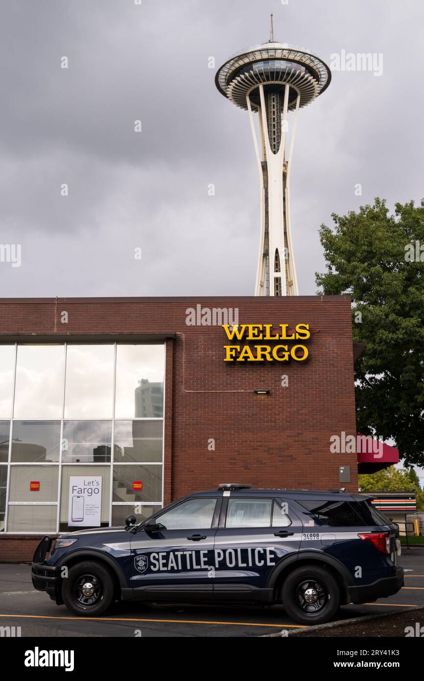 Seattle, USA. 28th Sep 2023. Just after Noon an alleged Bank robbery in ...