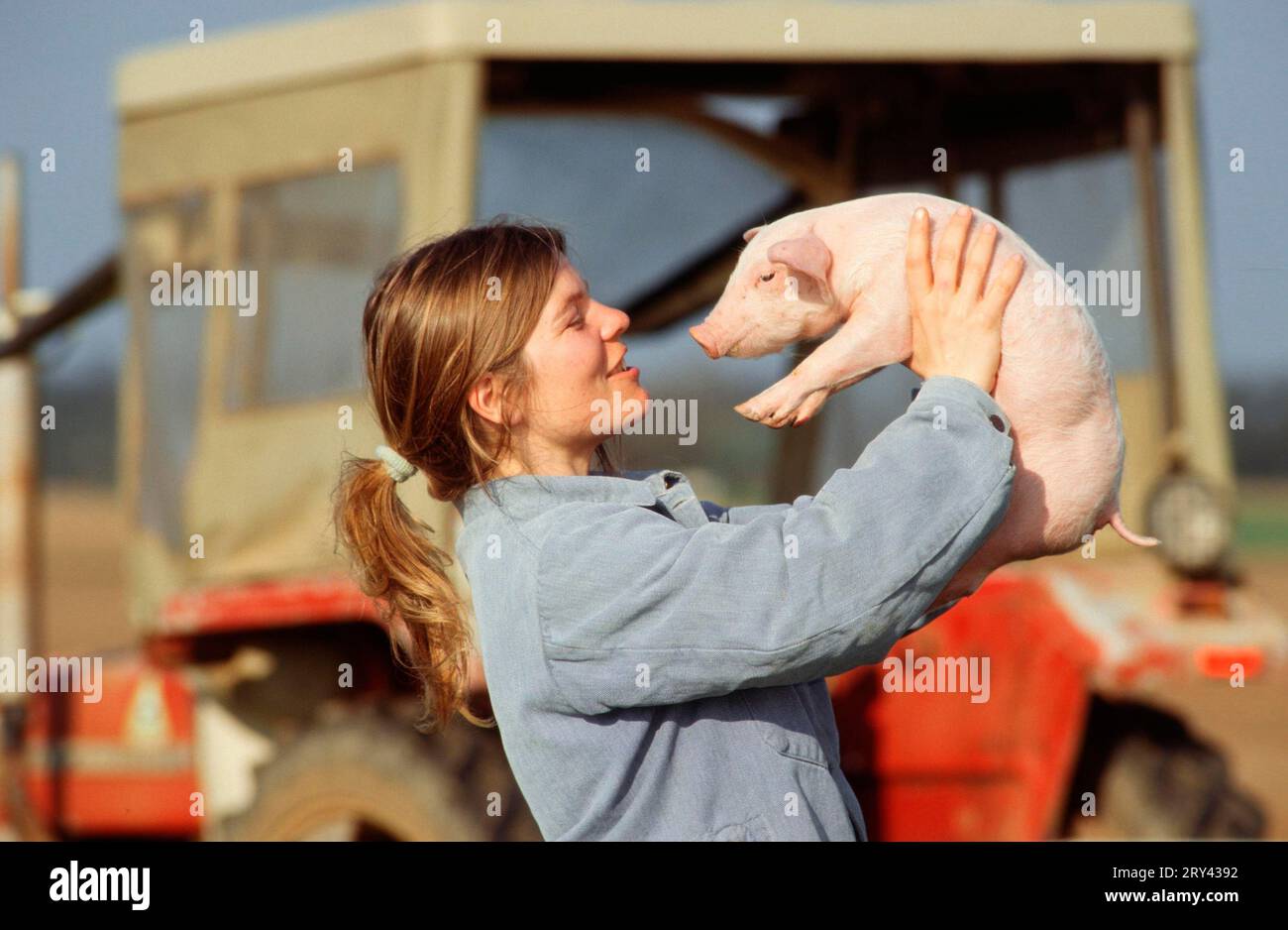 Young farmers wife hi-res stock photography and images - Alamy