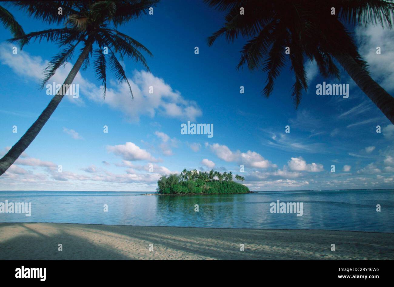 Small island in Muri Lagoon, Rarotonga, Cook Islands Stock Photo - Alamy