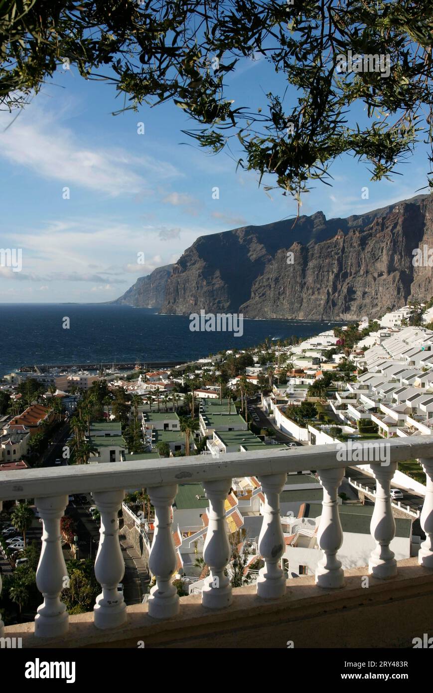 Page observation hi-res stock photography and images - Alamy