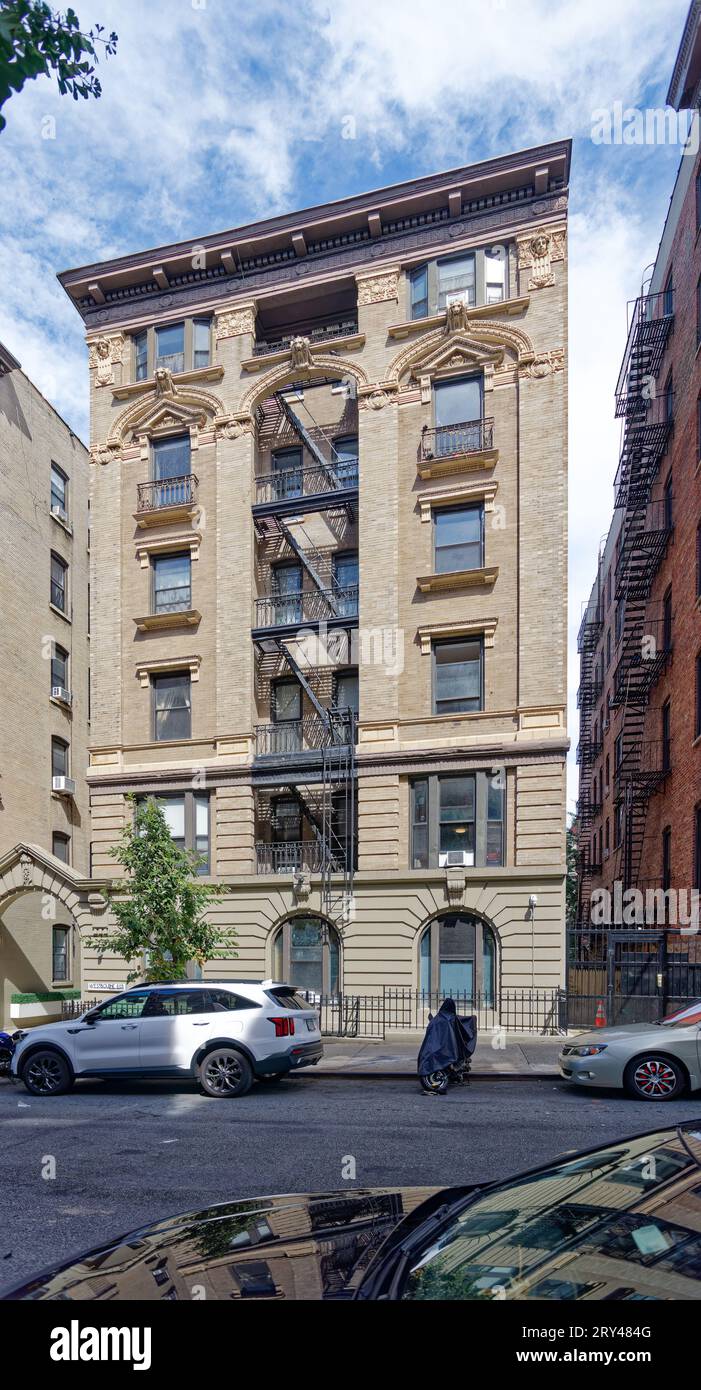 605 West 137th Street is one of five Emery Roth-designed buildings in ...