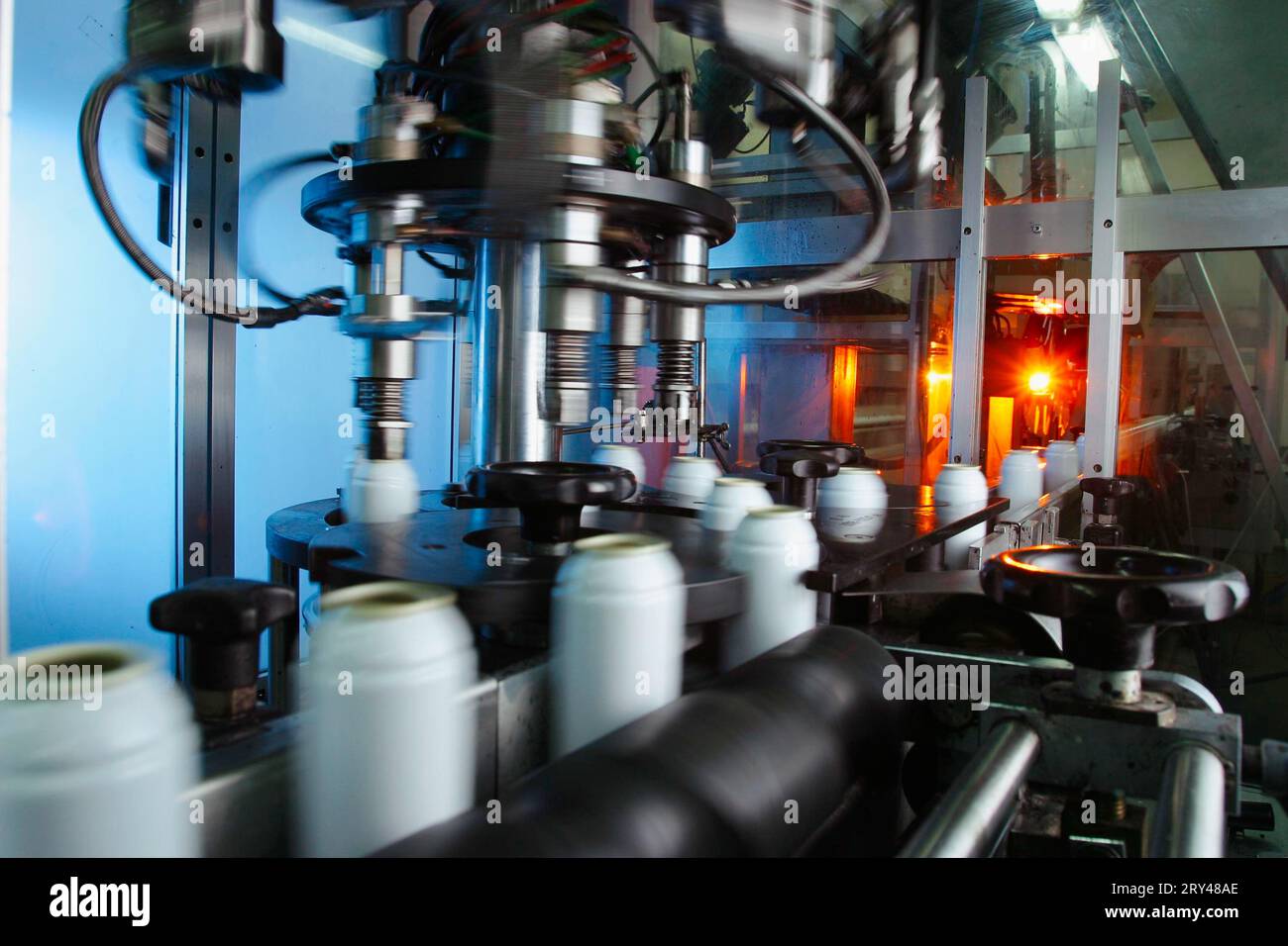 Aerosol filling hi-res stock photography and images - Alamy