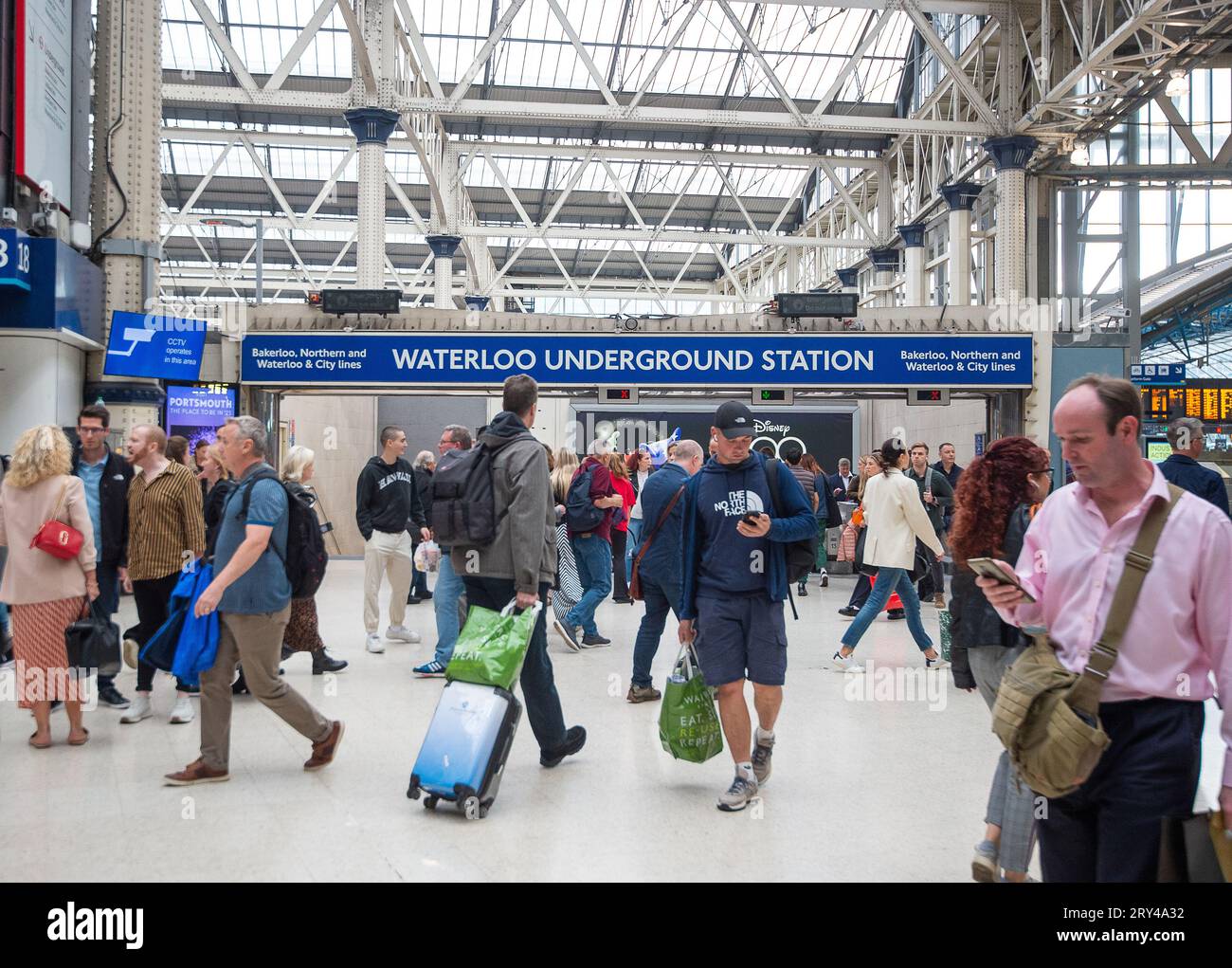 London underground ticket staff hi-res stock photography and images - Alamy