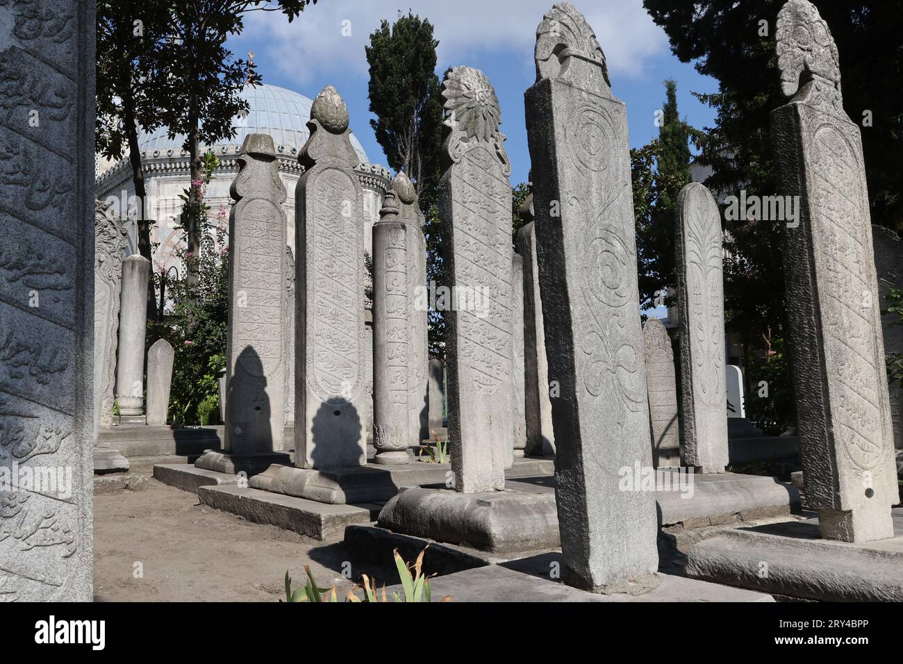 Istanbul suleymaniye mosque tomb hi-res stock photography and images ...