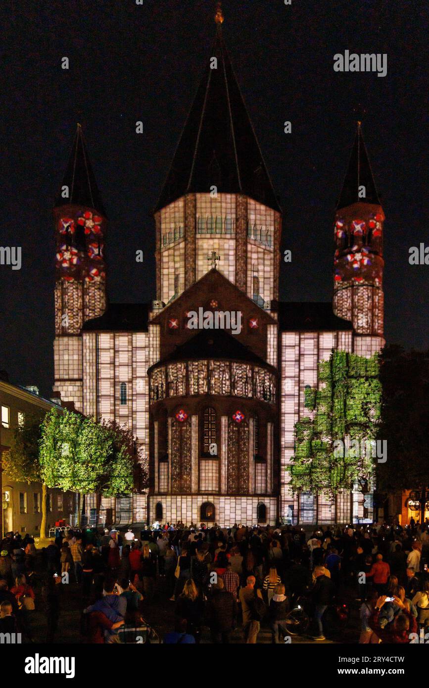 Mainz leuchtet Das Late Light Festival, 28.09.2023 Besucher:innen den ...