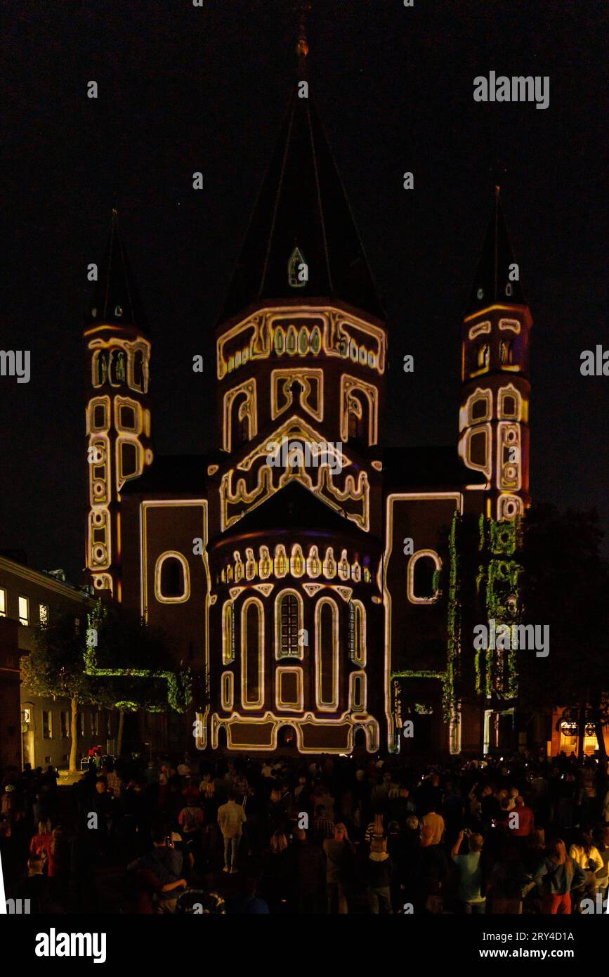Mainz leuchtet Das Late Light Festival, 28.09.2023 Besucher:innen den ...