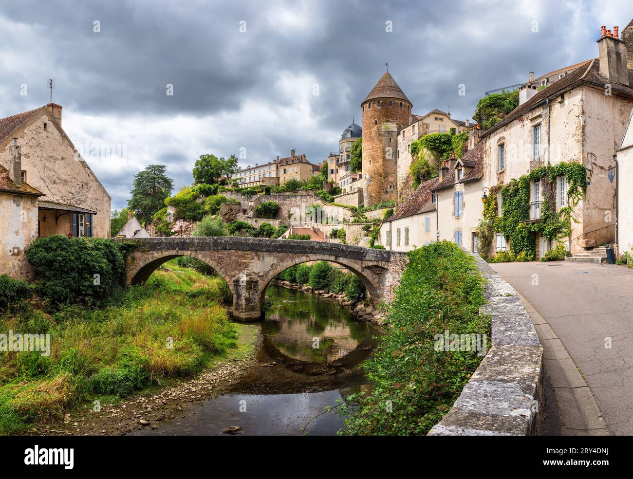 Half built bridge hi-res stock photography and images - Alamy
