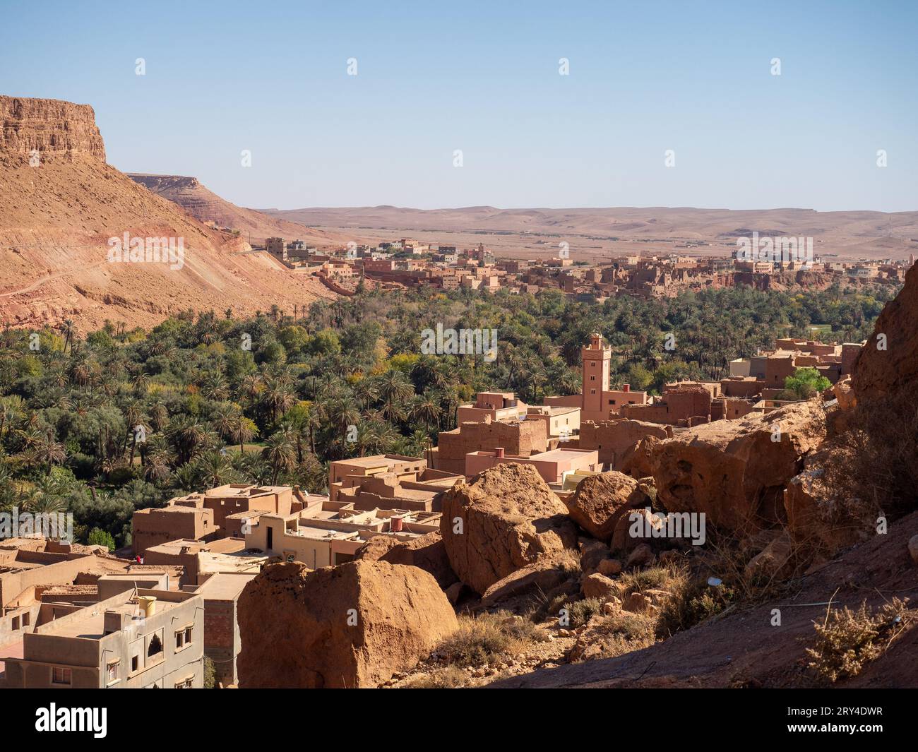 The town of tinghir hi-res stock photography and images - Alamy