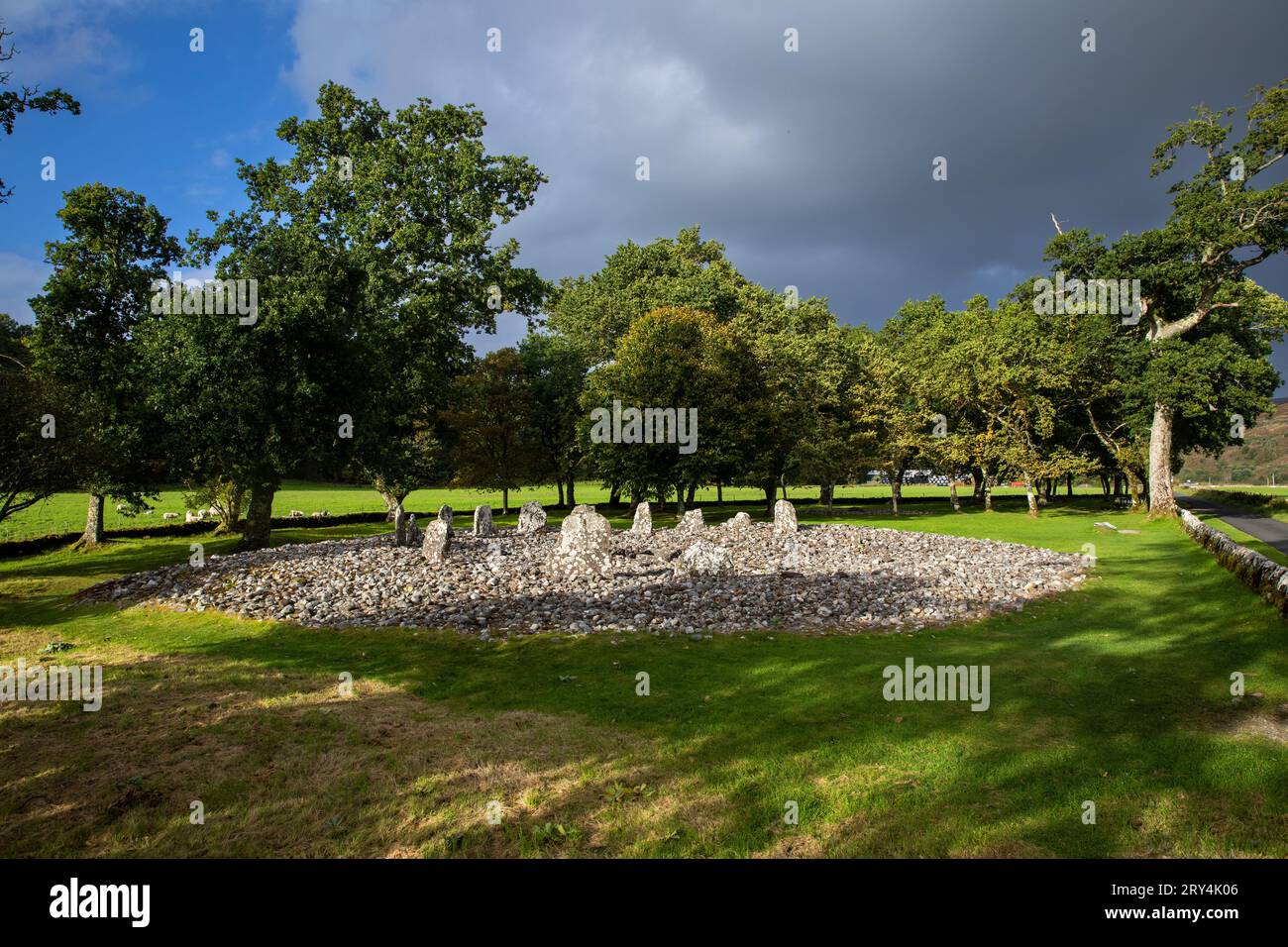 Temple circle hi-res stock photography and images - Alamy