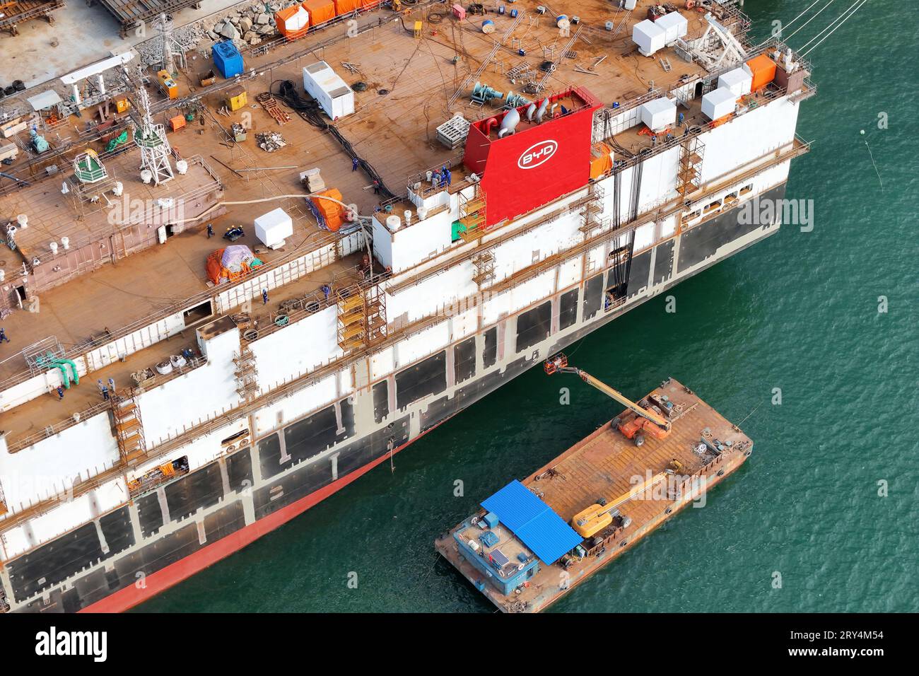 Byd car and logo hi-res stock photography and images - Alamy