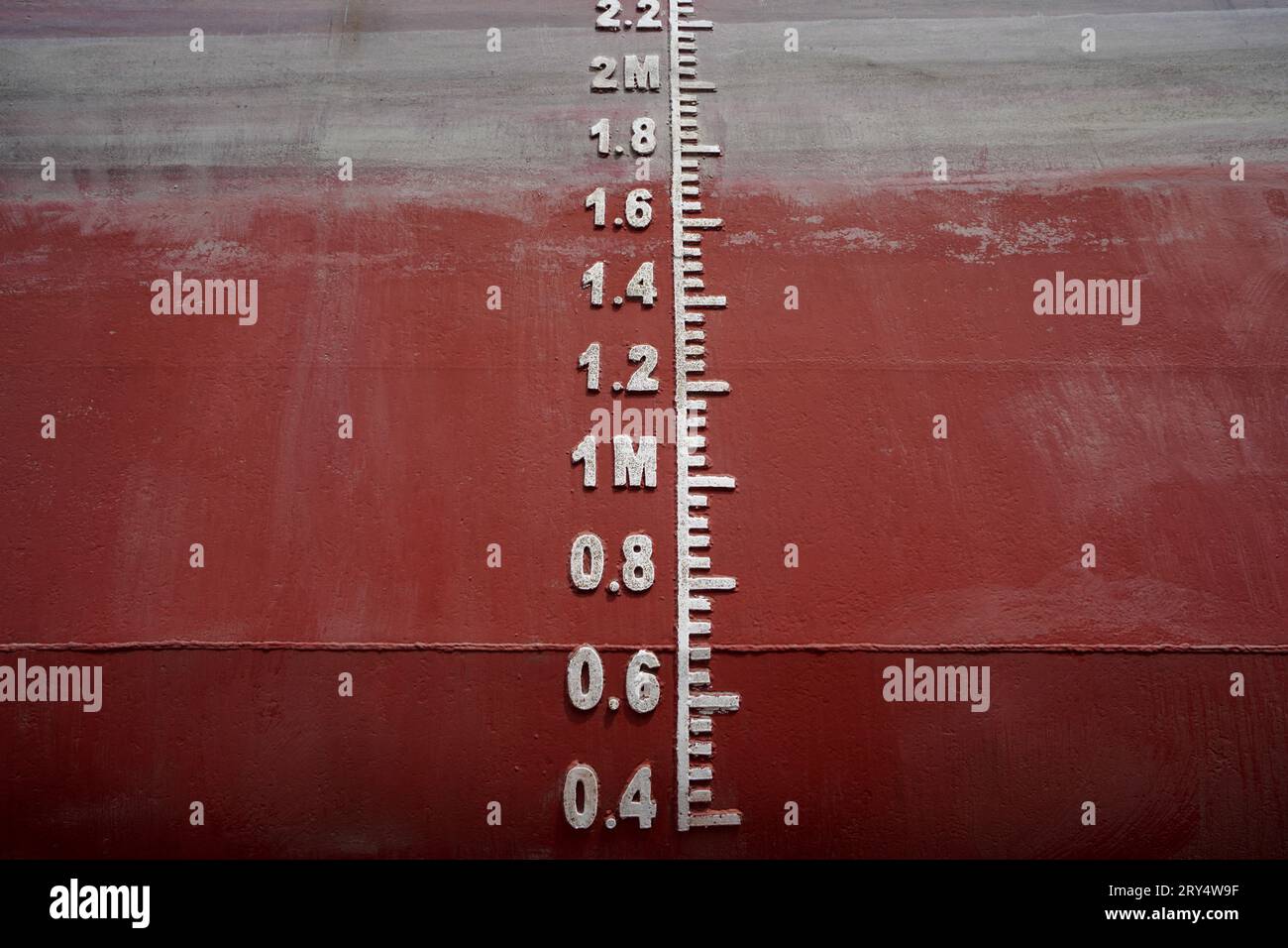 Ship load lines hi-res stock photography and images - Alamy