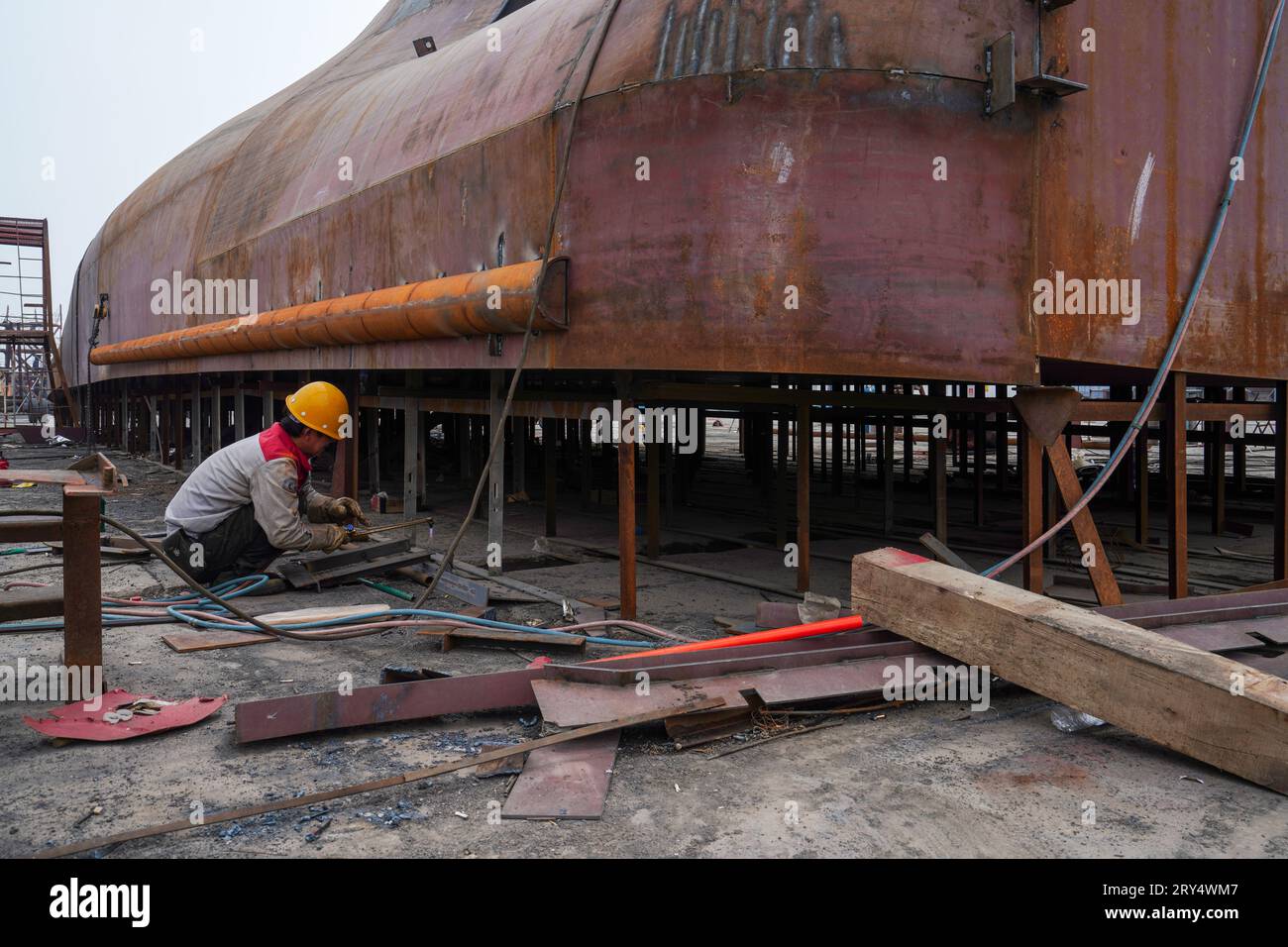 Shipping welding hi-res stock photography and images - Alamy