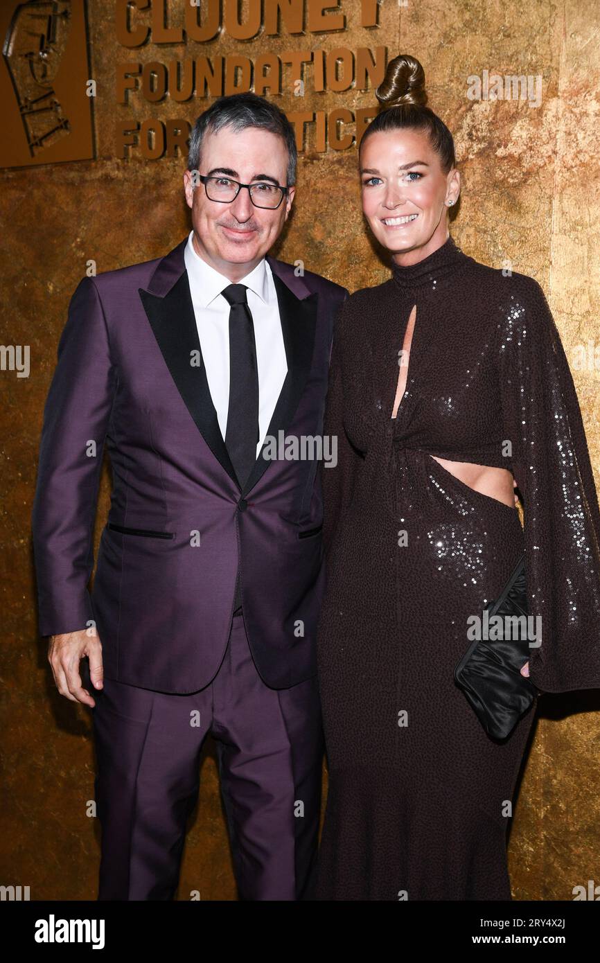 New York, USA. 28th Sep, 2023. John Oliver and Kate Norley walking on ...