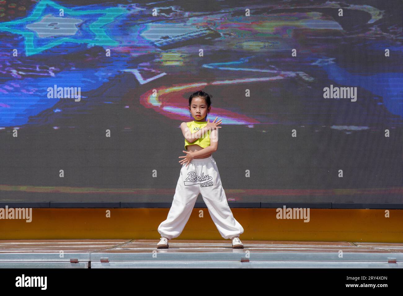 Exciting performances hi-res stock photography and images - Alamy