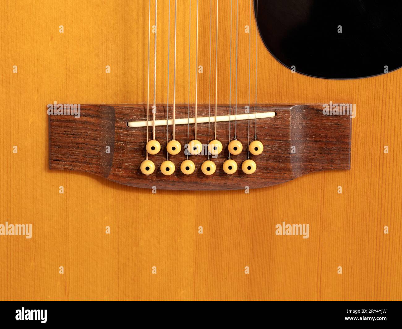 12 string acoustic guitar hi-res stock photography and images - Alamy