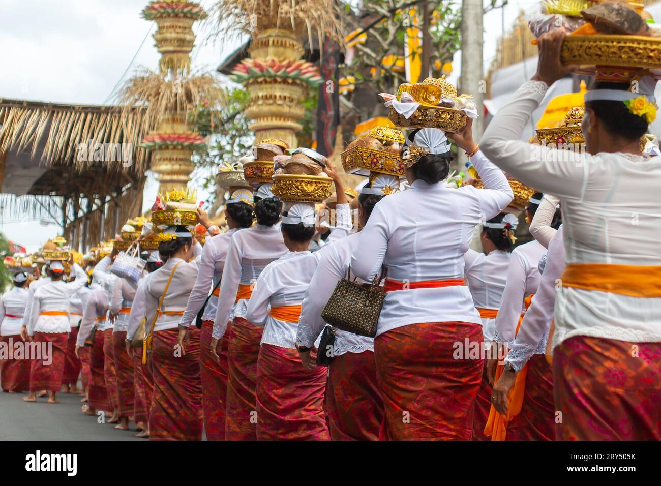 Balinese religious ceremony on hi-res stock photography and images - Alamy