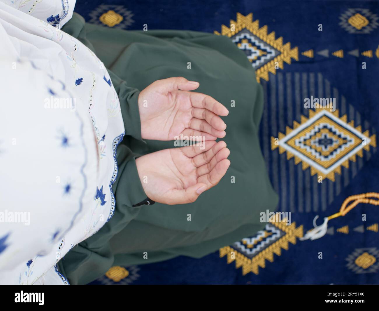 Muslim praying hands hi-res stock photography and images - Alamy