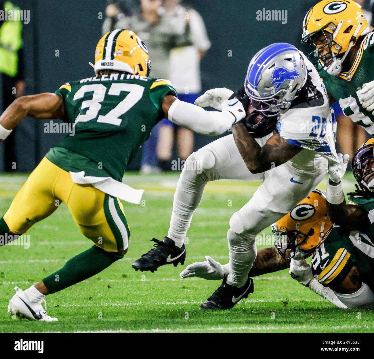 Green Bay, United States. 28th Sep, 2023. Detroit Lions running back ...