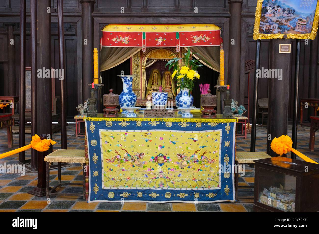 Vietnam: The main altar in the Hoa Khiem Palace in the grounds of the ...