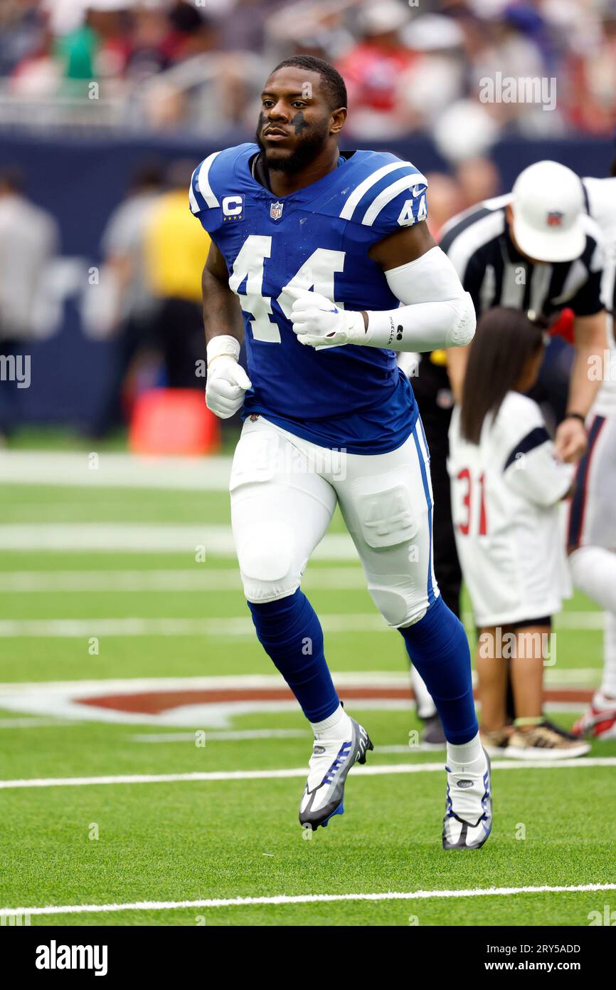 Indianapolis Colts linebacker Zaire Franklin (44) before an NFL football game against the ...
