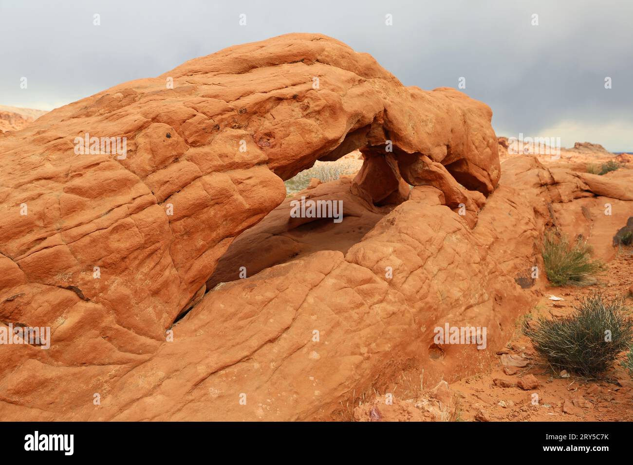 Kissing Snake Arch - Valley of Fire State Park, Nevada Stock Photo - Alamy