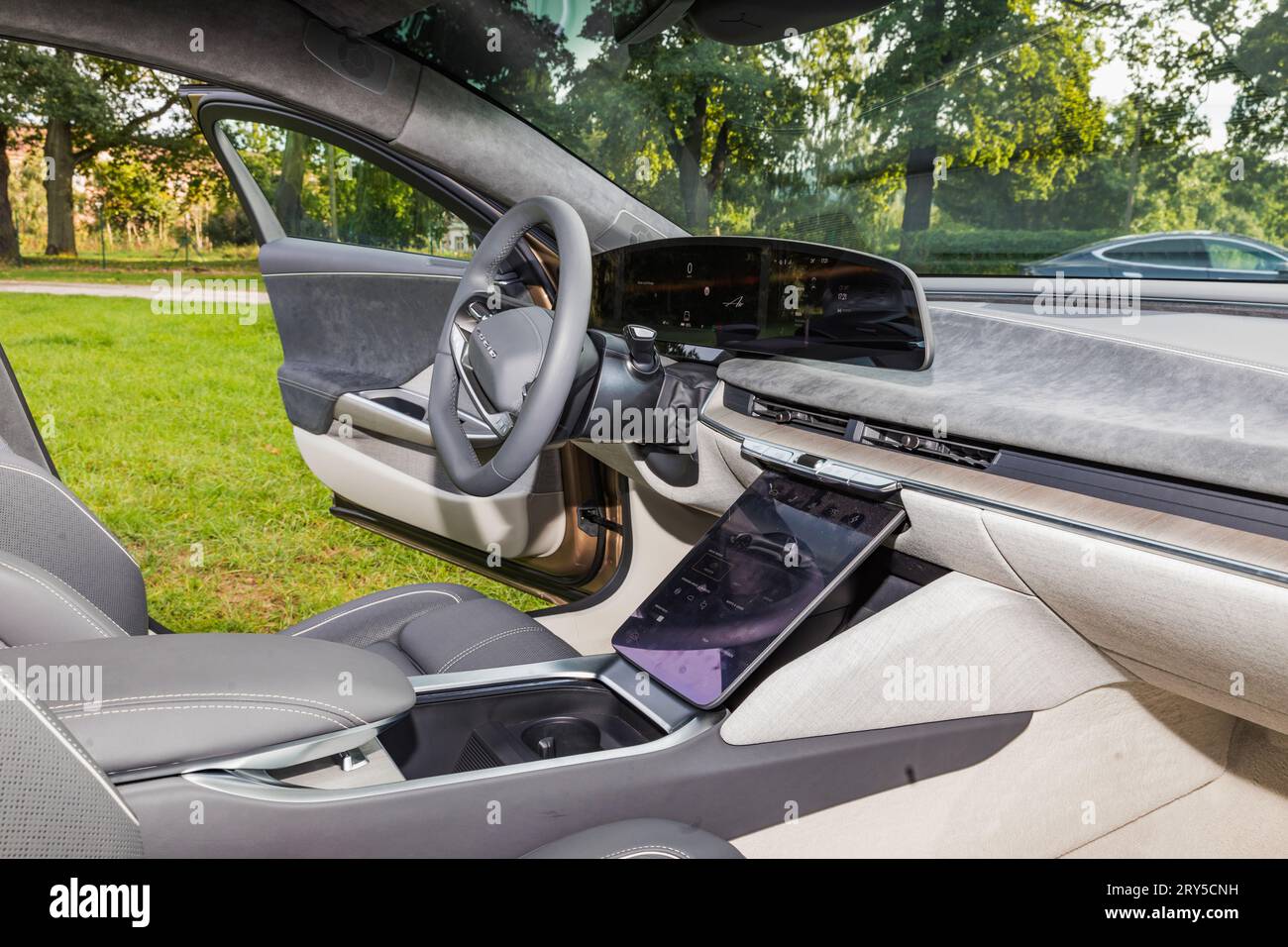 Lucid motor hi-res stock photography and images - Alamy