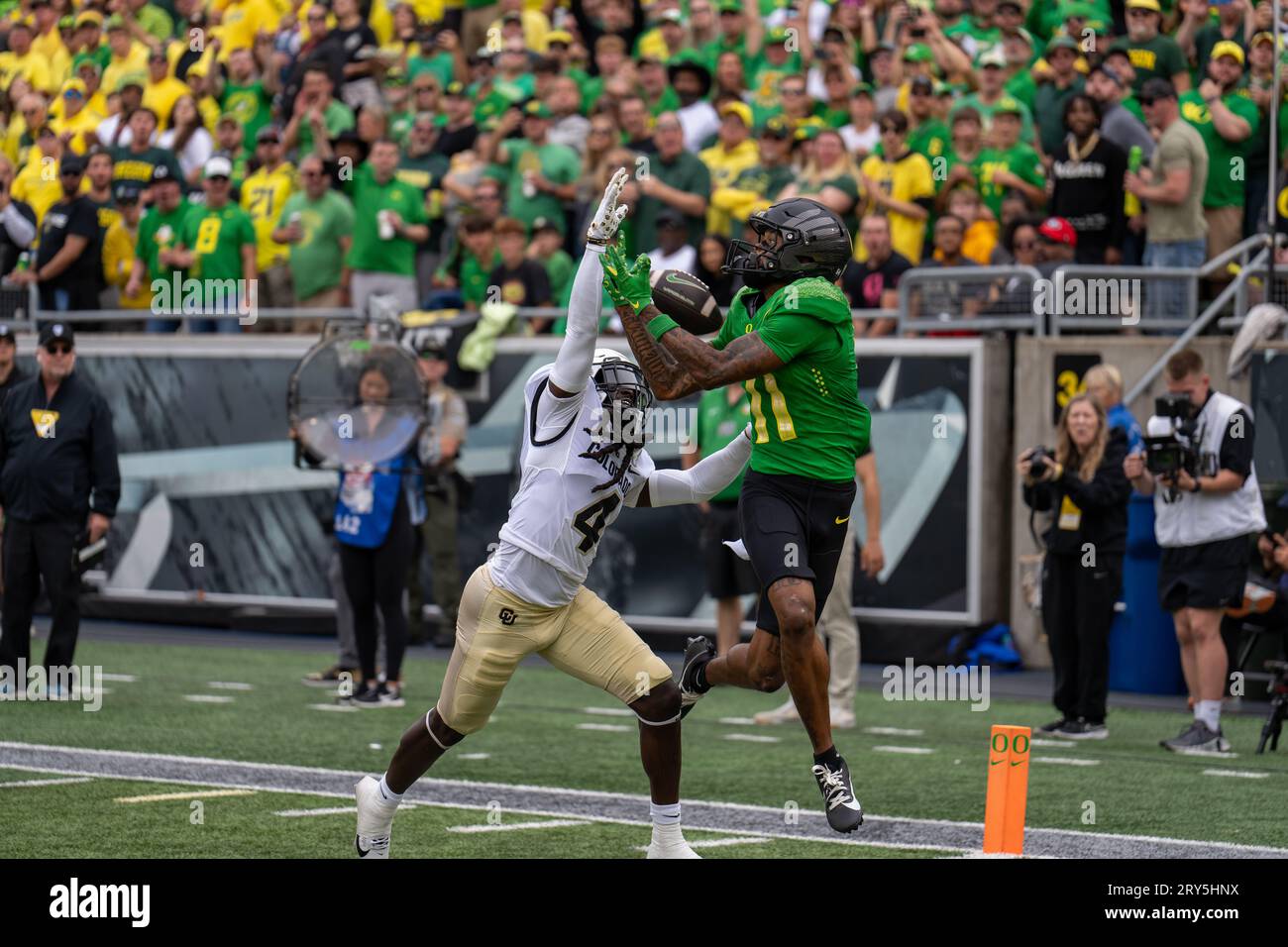 Oregon Ducks wide receiver Troy Franklin (11)) catches a touchdown pass ...