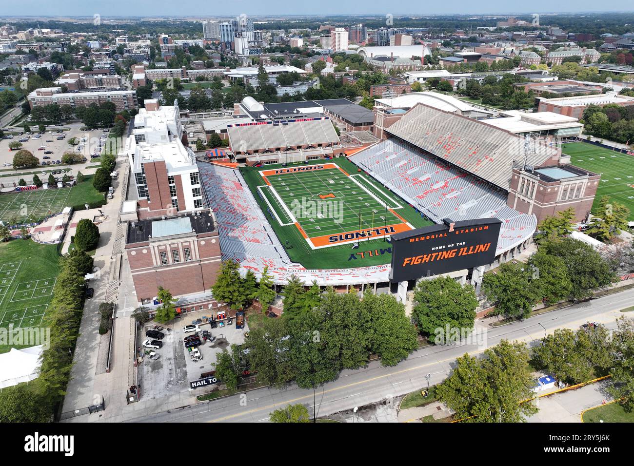 A general overall aerial view of Memorial Stadium on the University of ...