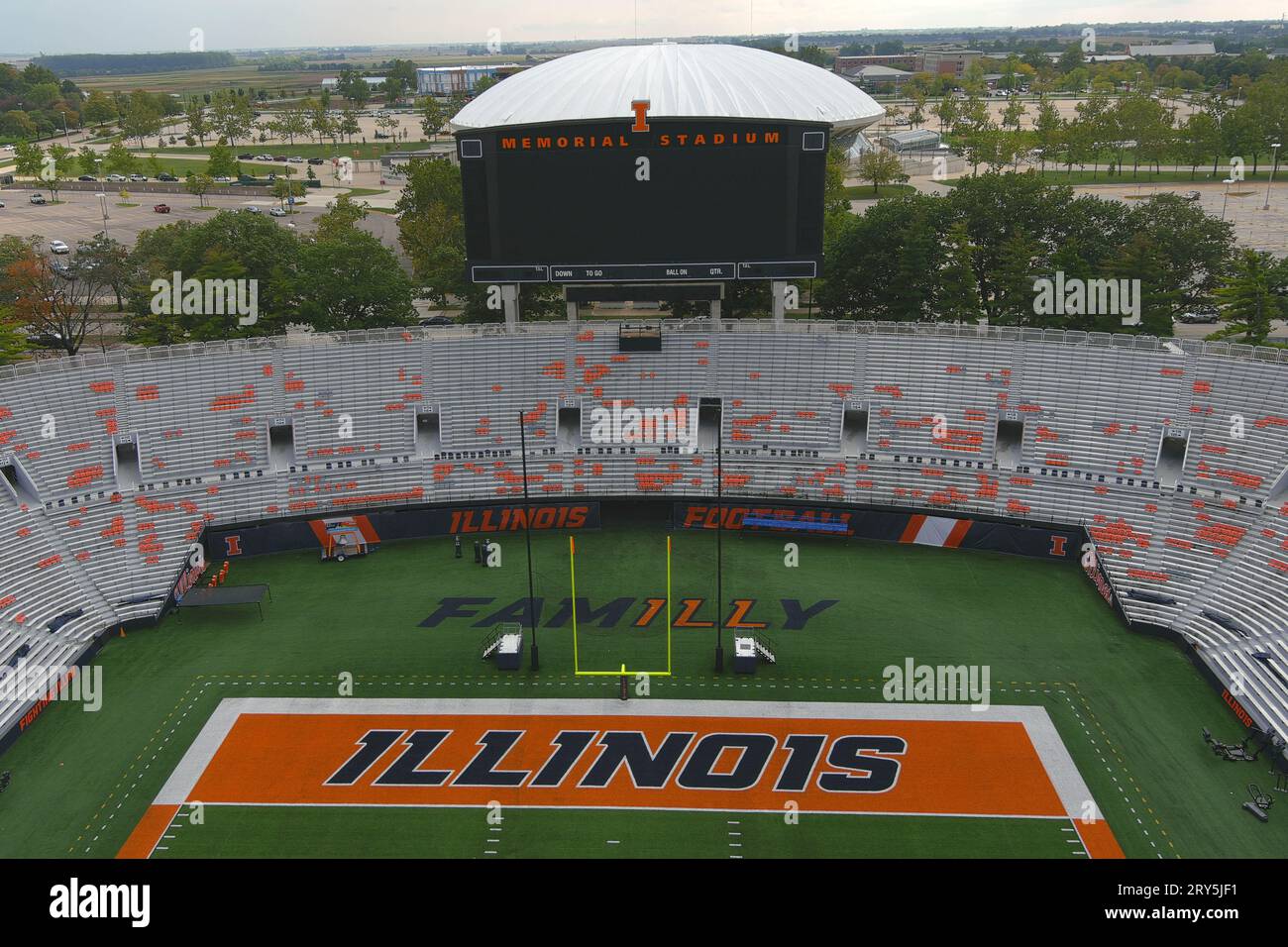 The Fighting Illini logo in the end zone of Memorial Stadium on the ...