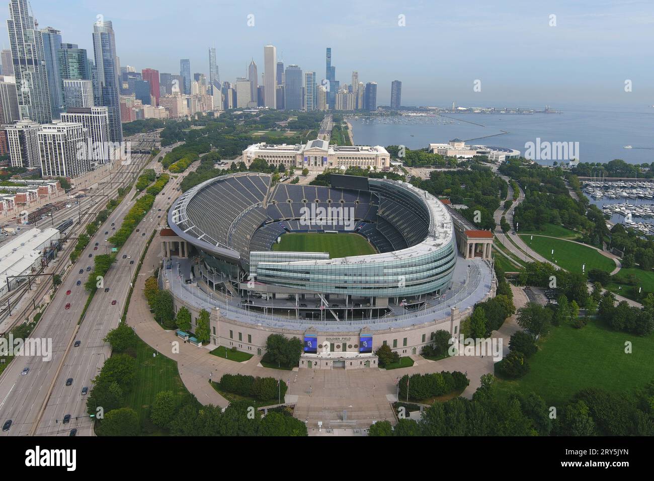 Aerial view stadium soldier field chicago hi-res stock photography and ...