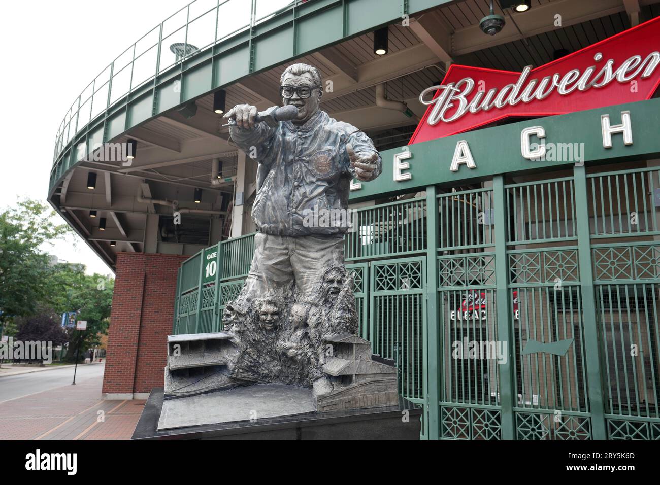 A statue of Chicago Cubs announcer Rocky Harry Caray at Wrigley Field ...