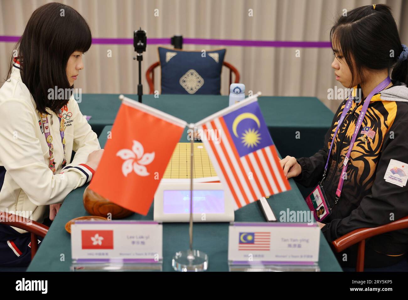 Hangzhou, China's Zhejiang Province. 29th Sep, 2023. Lee Lok Yi (L) of ...